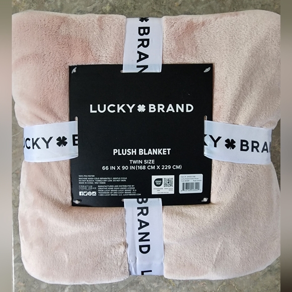 Lucky Brand | Bedding | Nwt Lucky Brand Plush Blanket Rose Smoke Size ...